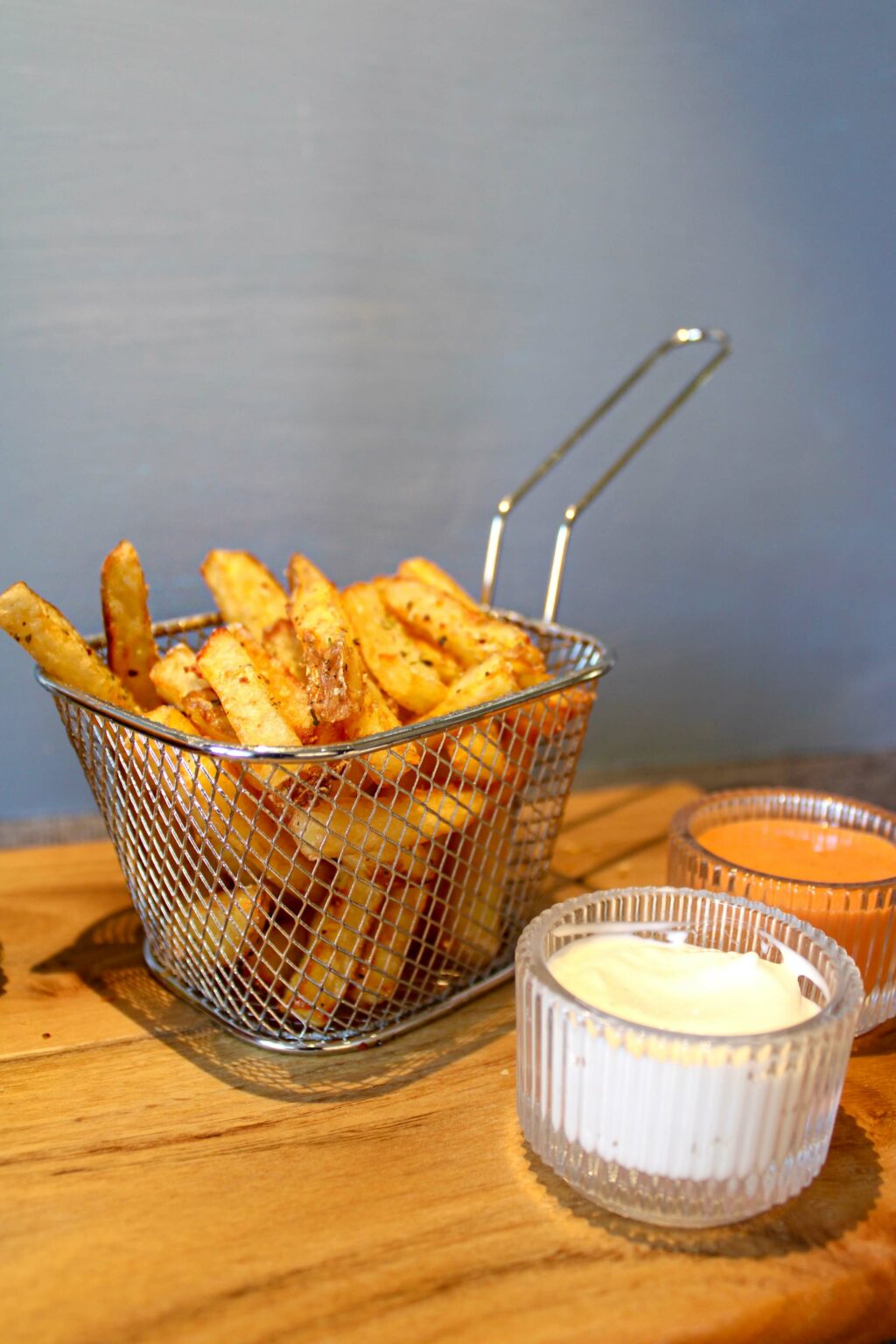 Hjemmelavede pomfritter – Mad & Lækkerier